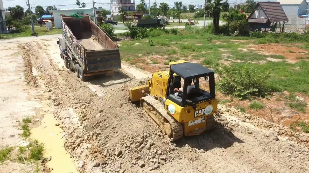 Perfectly Stronger Bulldozer CATERPILLAR used power push Soil Building ...
