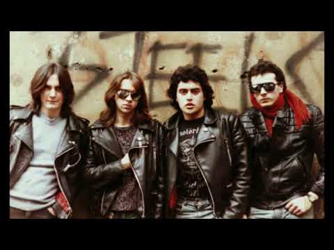 STEEL CROWN – Metal T's (1982)