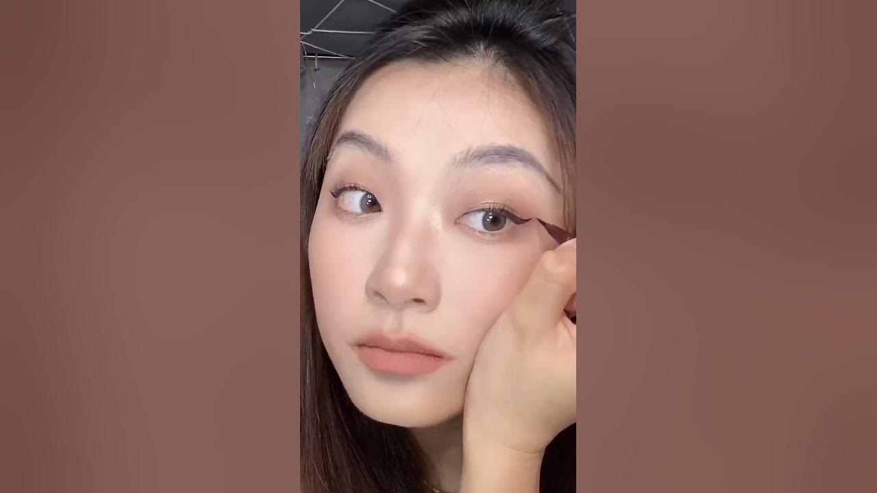 亚裔轻混血妆容教程来了 前面是单眼皮的妆 后面是添了几笔双眼皮的妆 Youtube