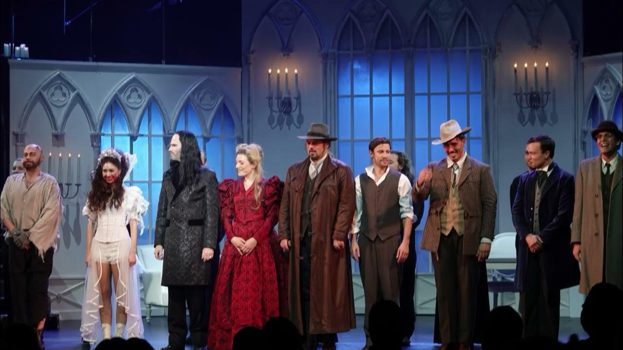 "Dracula - Das Musical" im Deutschen Theater München (Der Schlussapplaus) - YouTube