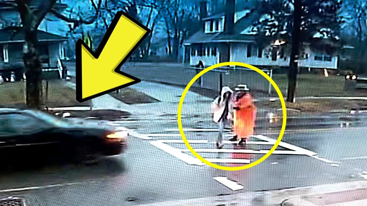Man Stops Traffic to Help Older Beggar Cross Highway, You Won't Believe ...