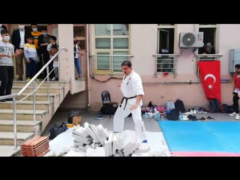KYOKUSHIN TAMESHIWARI BETON KIRMA GÖSTERİSİ VE KREMİT KIRMA
