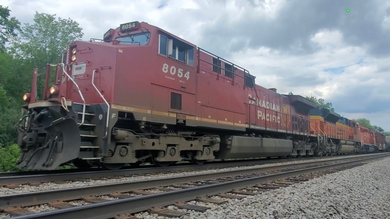 Canadian Pacific / BNSF freight train in Chicago IL suburbs Railfaning ...