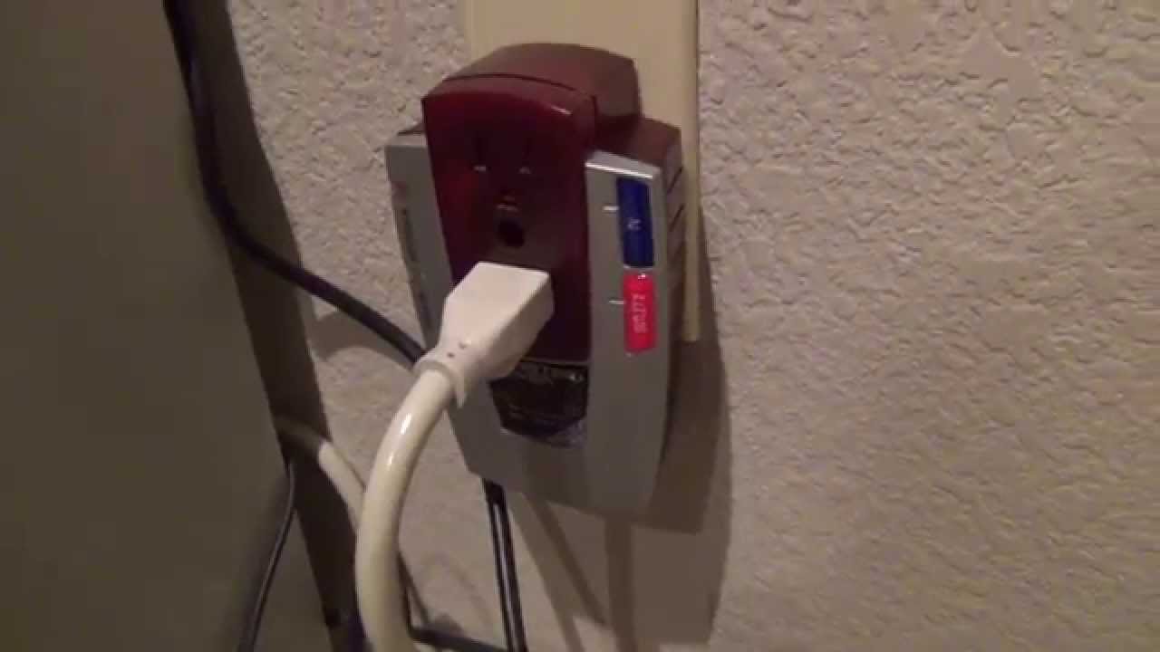 Monster Power Center AV200 (Audio Video) Review - YouTube