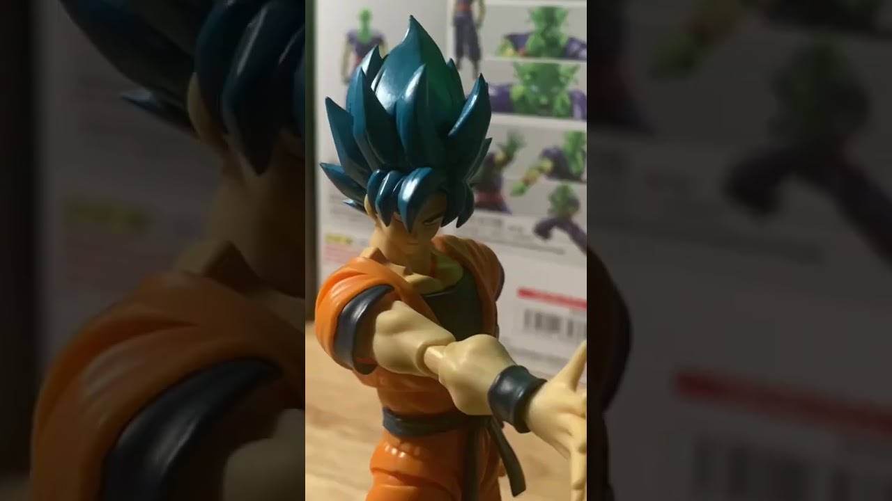 Goku smacks the goofy out of Frieza - YouTube