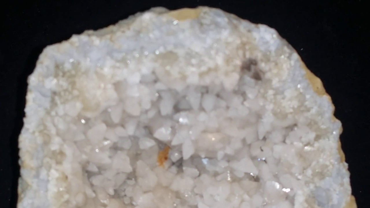 Keokuk Geode with light pink Dogtooth Calcite crystals. - YouTube