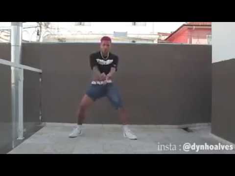 A batty boy dancing - YouTube
