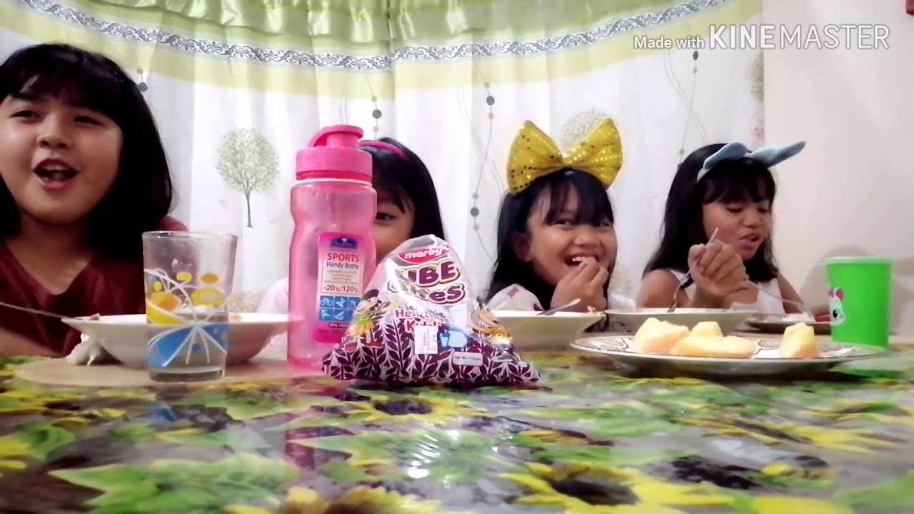 Mukbang:"Sopas, Marby Ube bites & apples" - YouTube