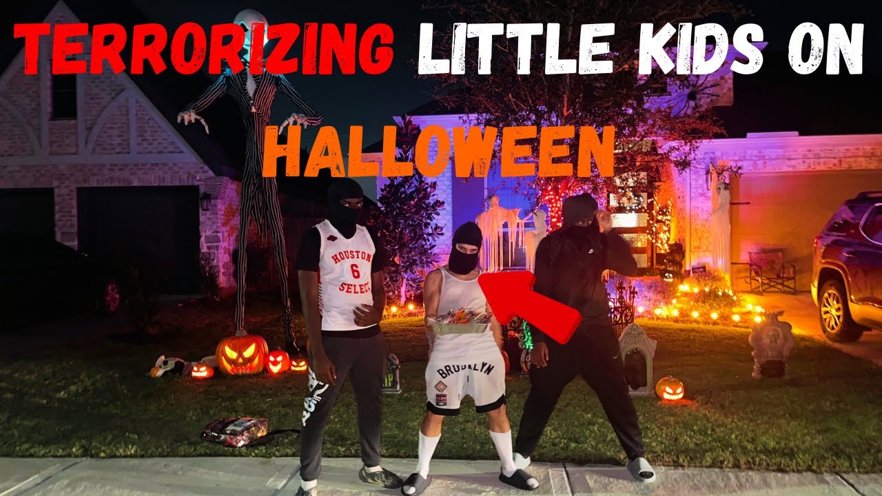TERRORIZING LITTLE KIDS ON HALLOWEEN - YouTube
