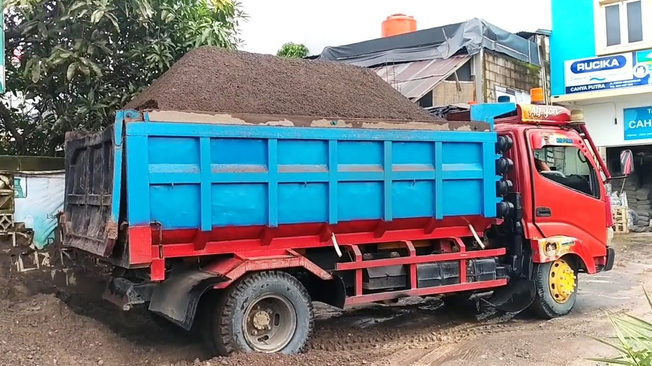Truck tongkang Muatan Pasir, Langsir pasir saring full bak #dumptruck ...