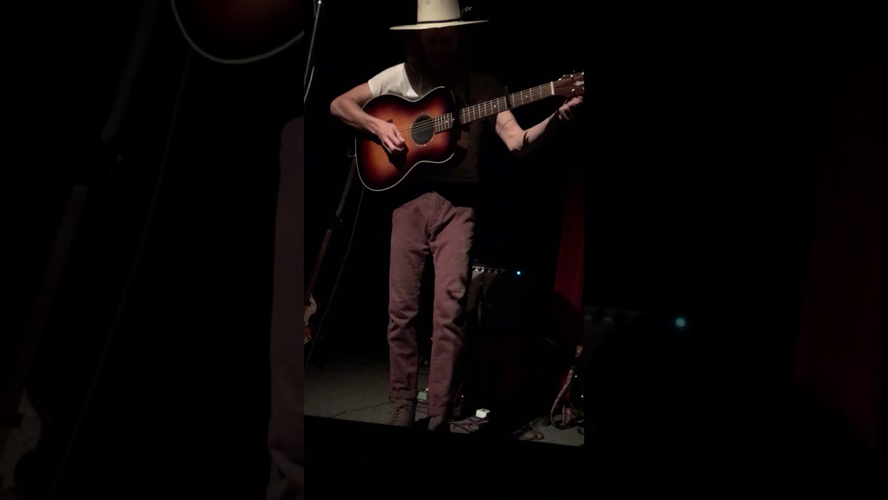 CAAMP (Taylor Meier) covers Bon Iver’s “Skinny Love” - YouTube