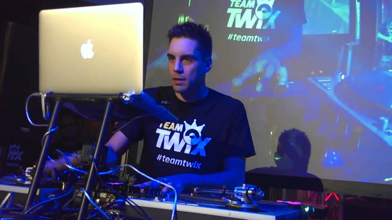 Red Bull Thre3style - Edmonton, AB, CA. DJ Twix - YouTube
