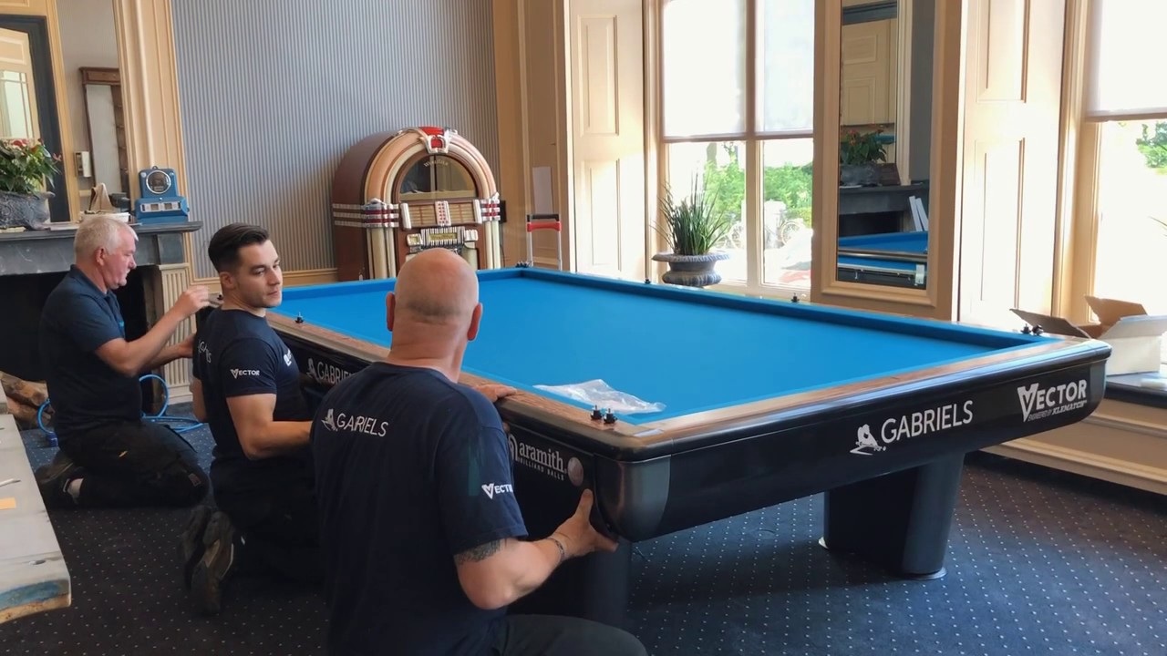 Building up our Gabriels Rafale in 71 seconds! Loontjens Billiards ...