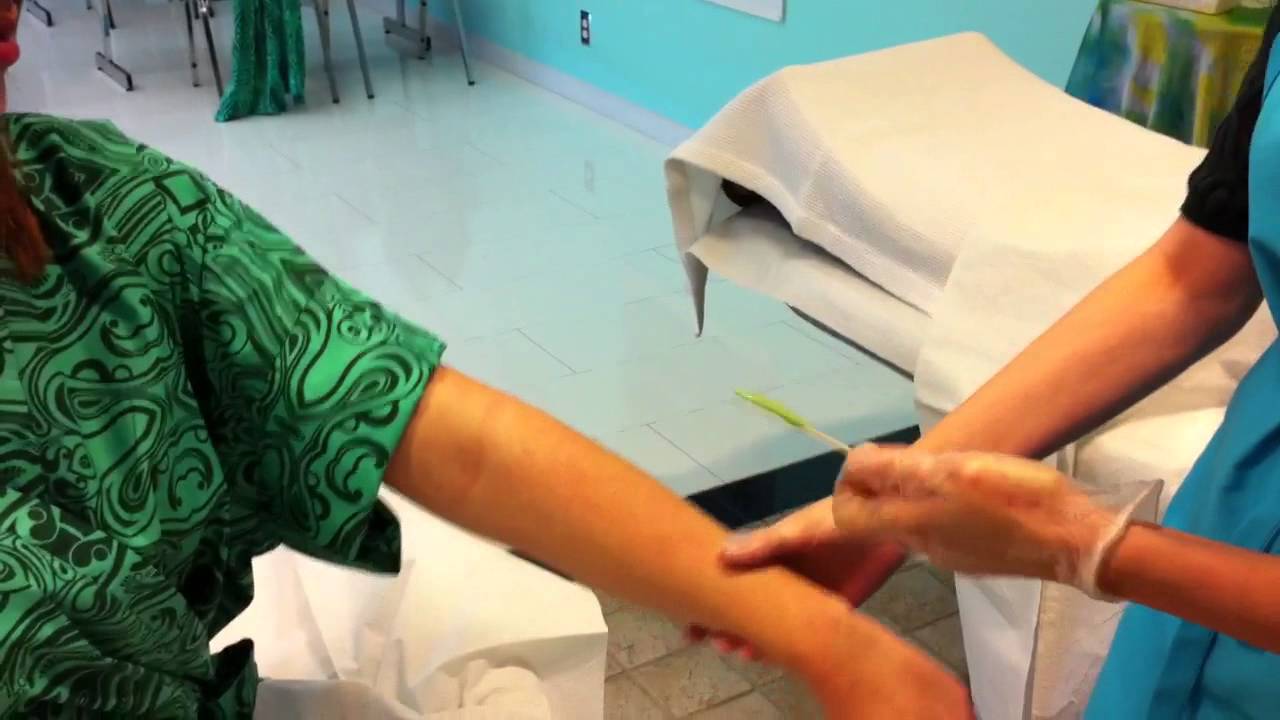 Repechage SeaSmooth Artisan Seaweed Arm Waxing demo - YouTube