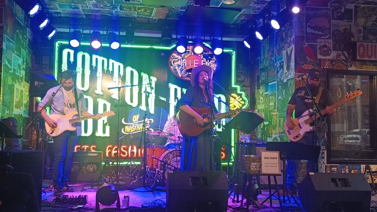 Kiely Connell, "Calumet Queen" at Chief's on Broadway, 6/4/24 - YouTube