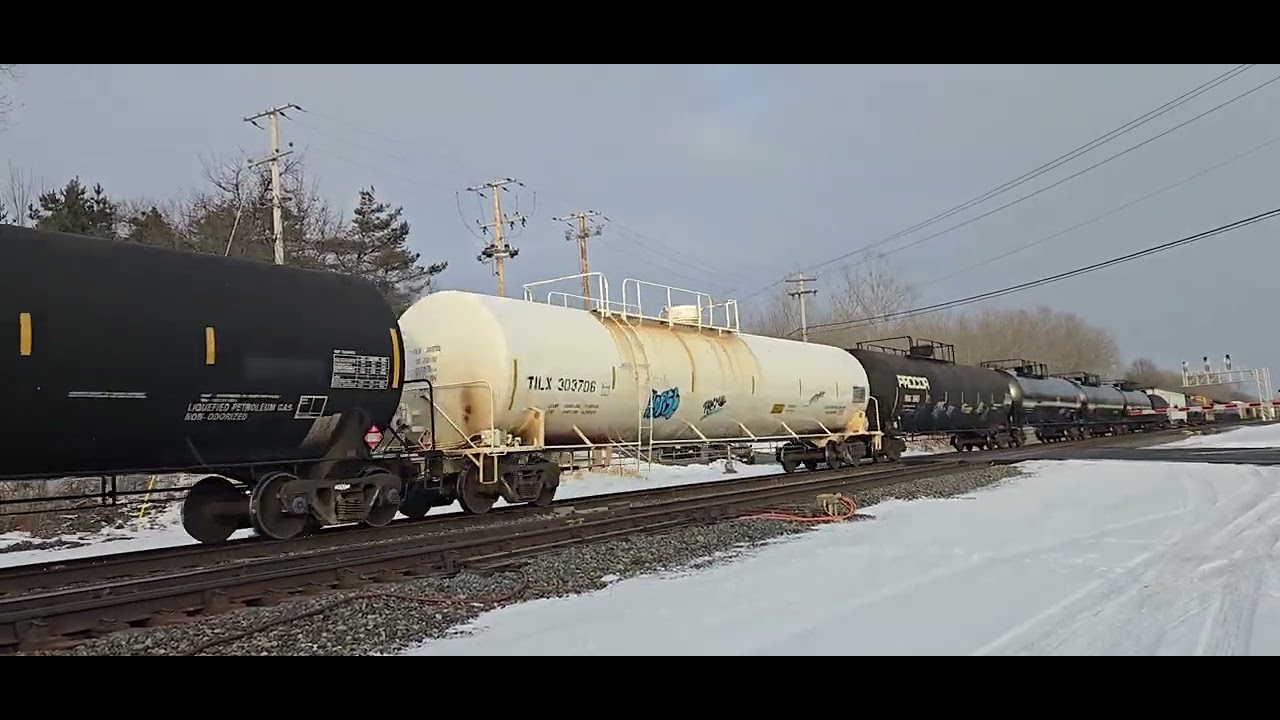 4:20 Csx M385 with Csx-795/Csx-703 westbound at attridge road Milepost ...