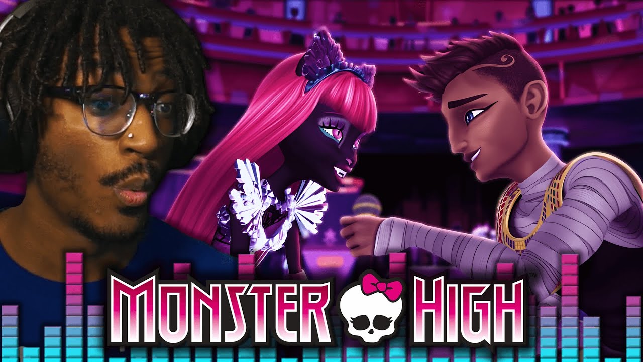 MY FIRST TIME WATCHING THE MONSTER HIGH BOO YORK BOO YORK MOVIE! - YouTube
