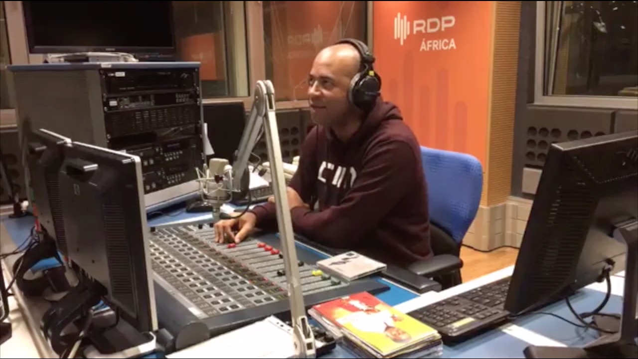 TyCee - Promoção EP "Vem" na CP Estação Dos Novos (RDP África) - YouTube