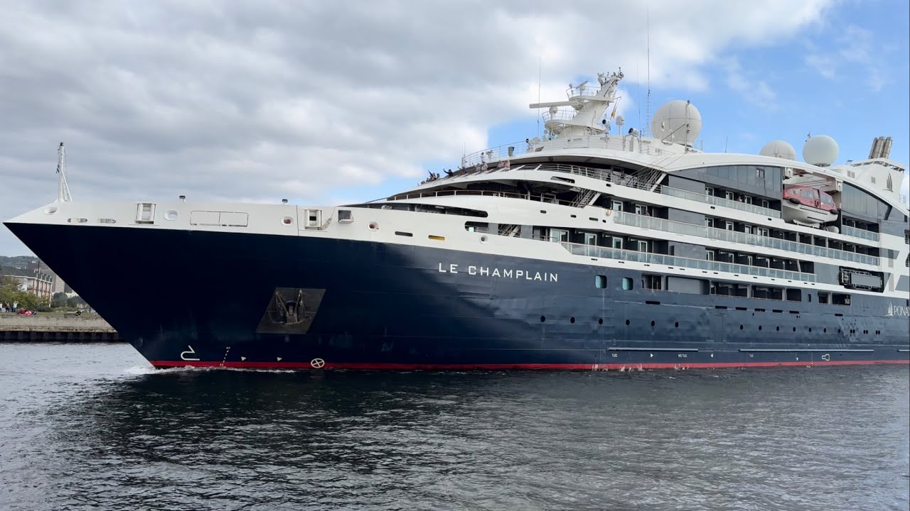 The Fancy French Sail Into Town: Le Champlain - YouTube