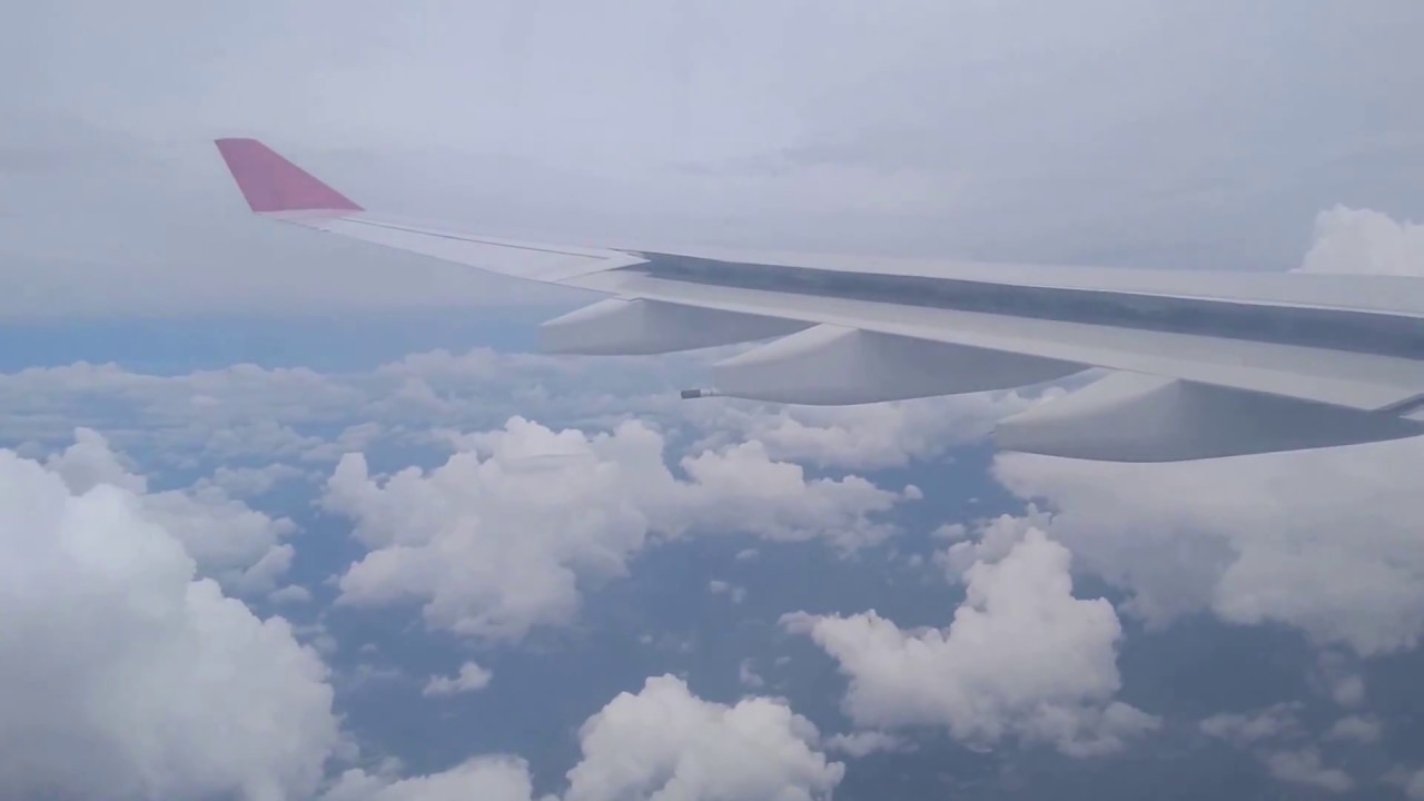 Sri Lankan Airline UL 314 getting ready land on kuala lumpur Airport ...