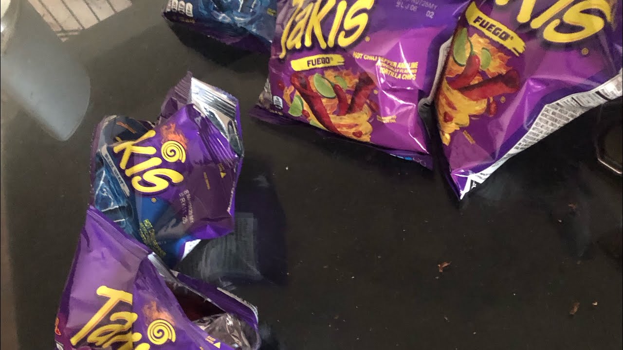 Opening up all the chips prank on my boyfriend to get his reaction must ...