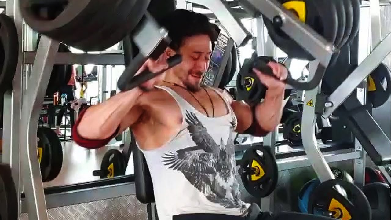 Tiger Shroff Six Pack Bodybuilding Gym Workout For War Movie - YouTube