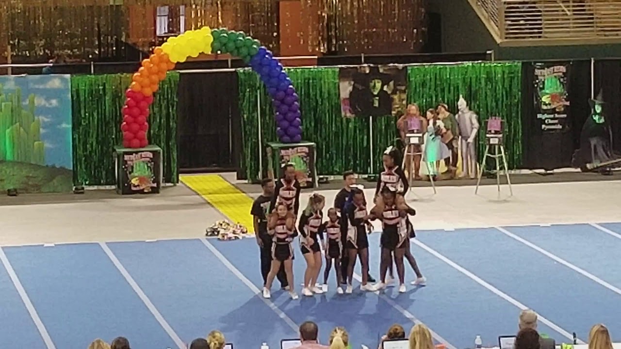 Kaylee Schroeder Cheer Competition 2017 - YouTube