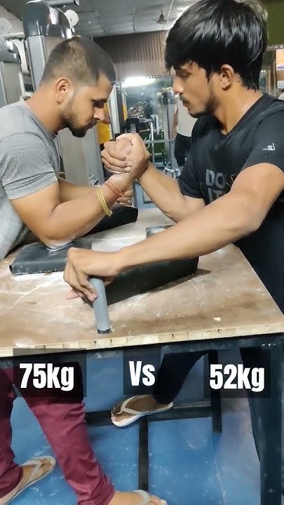 75kg vs 52kg Arm wrestling in gym~ #armwrestling #armworkout #armwrestlingchallenge #confident ...