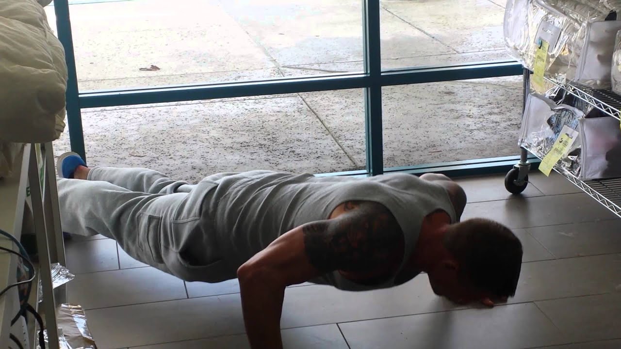 Adam Gentry - 90 pushups 1 - YouTube