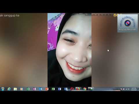 Nisa Makassar girl on bigo shoing sexy lips and boobs