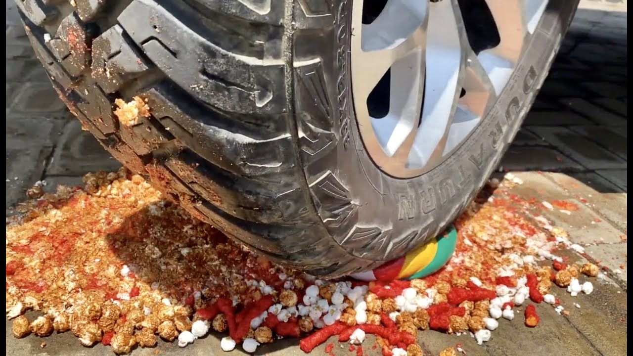 Machacando Cosas Crujientes Y Suaves Con El Carro - YouTube