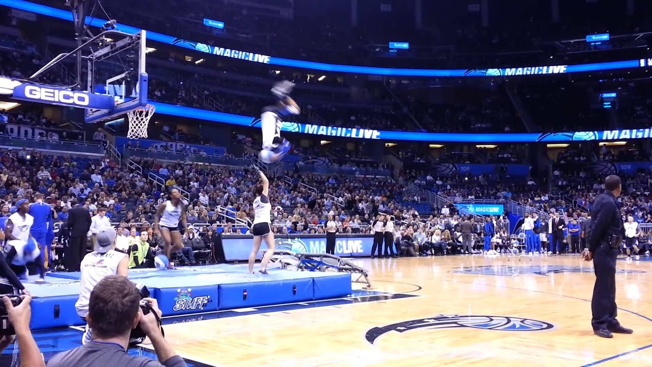 Flight crew dunk team. .. - YouTube