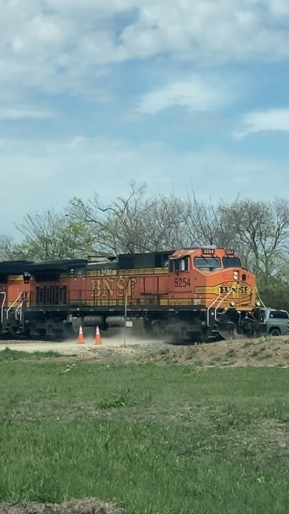 BNSF #5254 with Tarped Equipment - YouTube