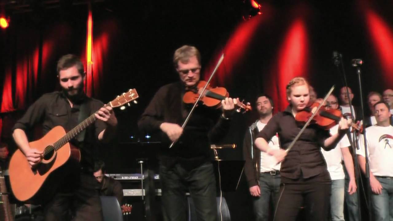 Tvihuga - Sturla Eide, Solveig Ellinggard og Eggkleiva mannskor - YouTube