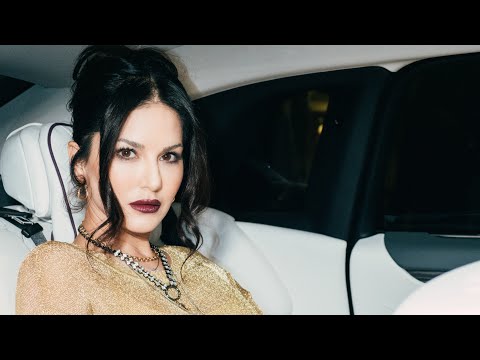 Sunny Leone Sets Melbourne On Fire with Sizzling DJ Skills! You Won't Believe the Heat 🔥