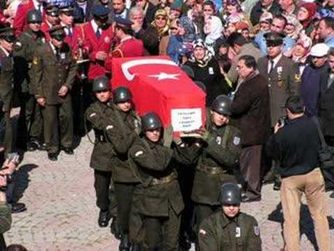 Şehitler ölmez vatan bölünmez