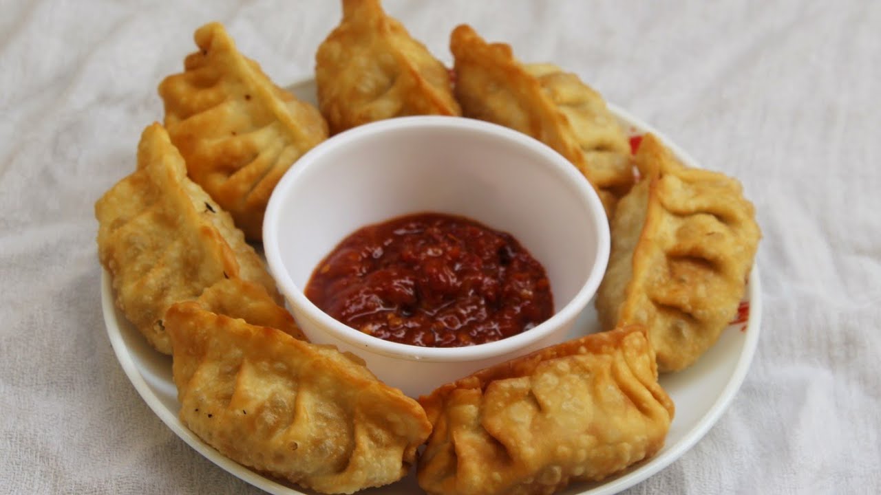 Fried veg momo's..वेज मोमोज बनाने का आसान तरीका..most popular street ...