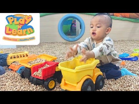20 month old Toddler plays Sensory Wooden Cube at Timezone Play N Learn ...