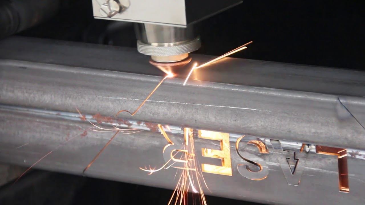 Automatic clamp Fiber Laser Cutting Machine 3015AM 3000W 3mm Square ...