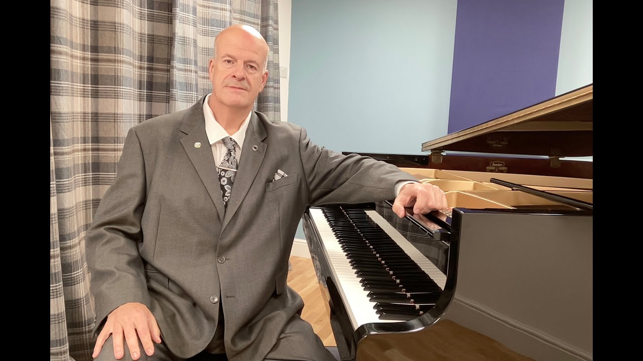 Neil Hilgrove Colledge plays Chopin. - YouTube