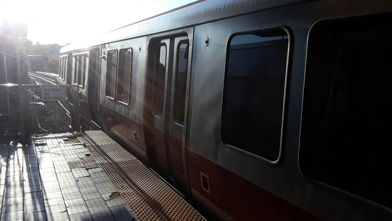 Boston MBTA Red Line train arriving at Fields Corner Station ( Oct 14, 2019 ) - YouTube