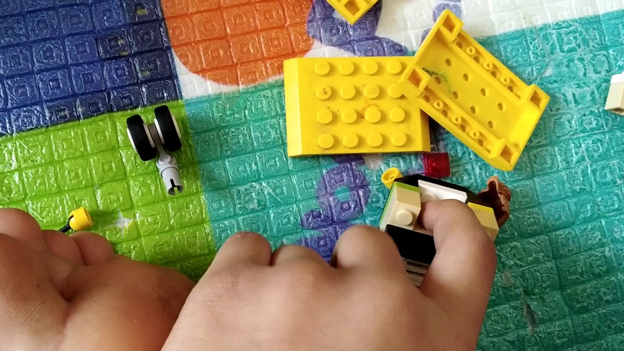 How to build a Lego airplane - YouTube