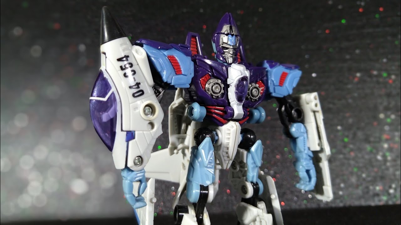 Transformers Hunt For The Decepticon Deluxe Class Jetblade Review - YouTube