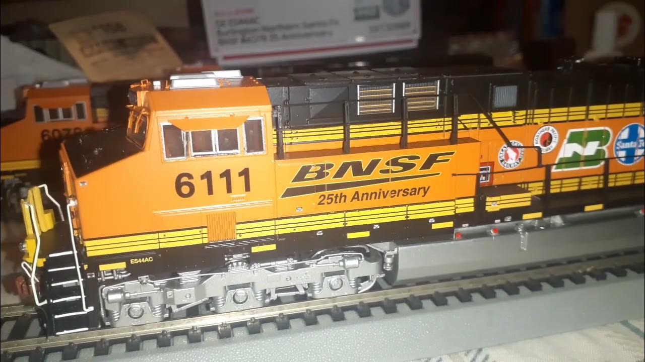 SCALETRAINS BNSF 25TH ANNIVERSARY ES44AC REVIEW! - YouTube