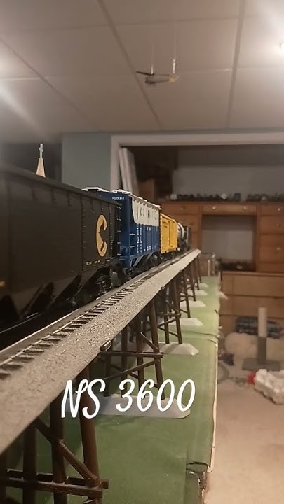 NS 3600 NORTH BOUND - YouTube