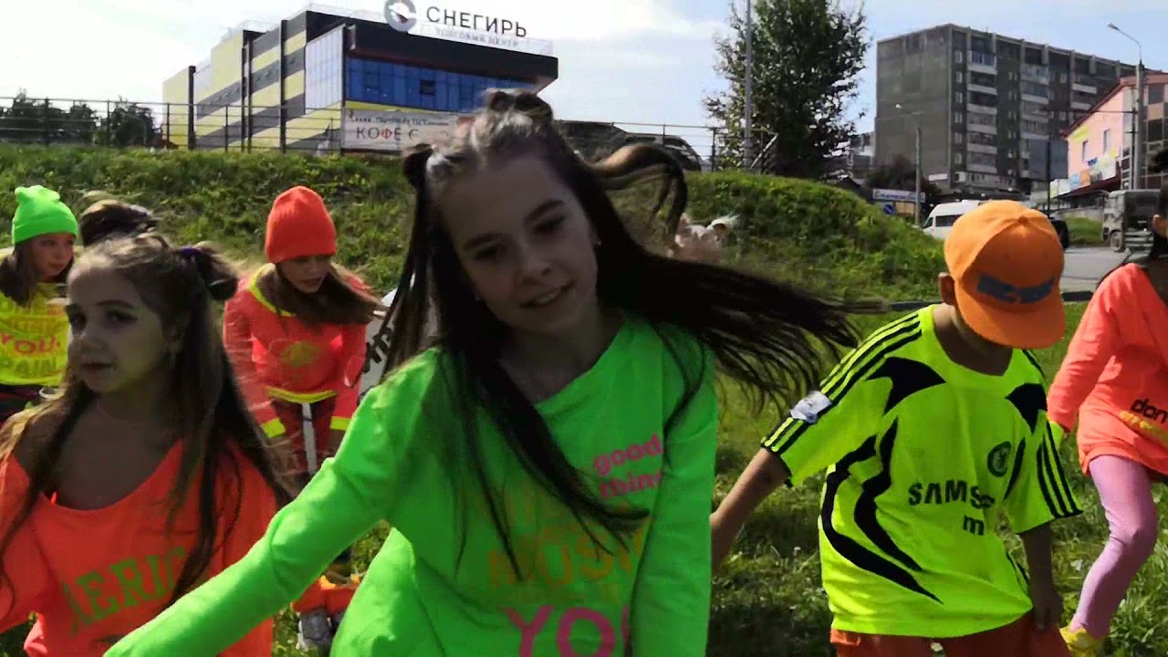 Tik-Tok. Backstage 01 - YouTube