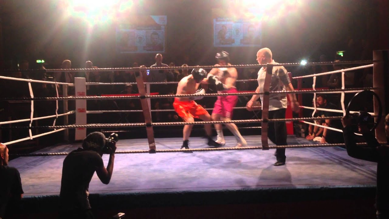 Adam Fotheringham Rd 1 boxing clapham grand - YouTube