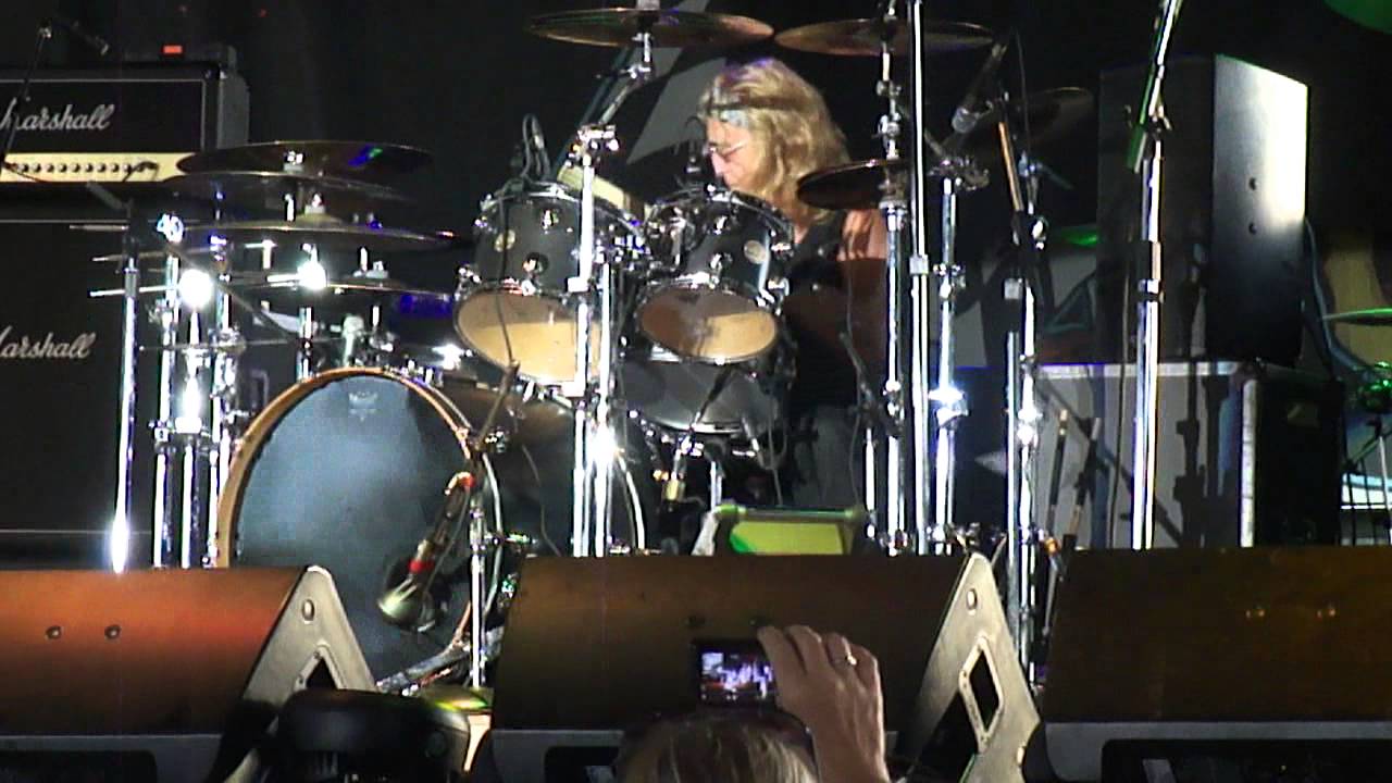 Foghat - 4/13/13 Roger Earl -Drum solo - YouTube