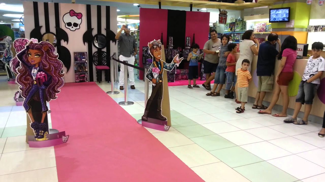 Desfile Monster High Ri Happy - YouTube