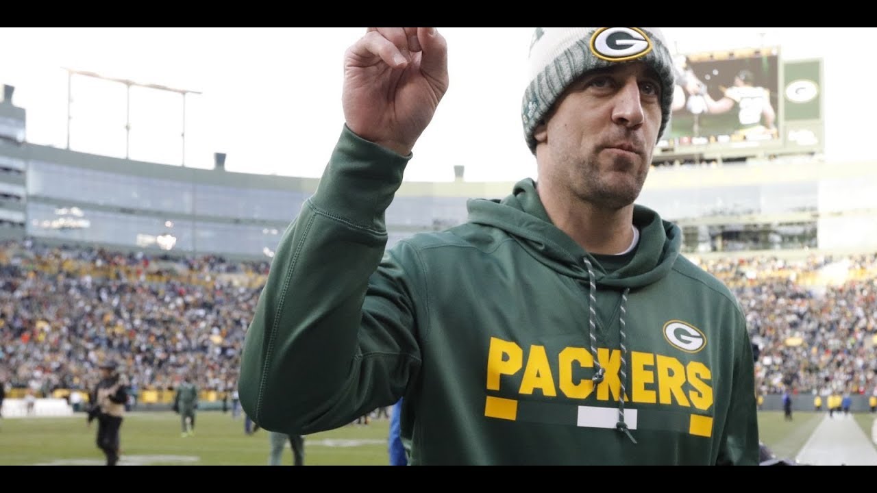 Aaron Rodgers and Packers hilariously dress up for road tr ip - YouTube